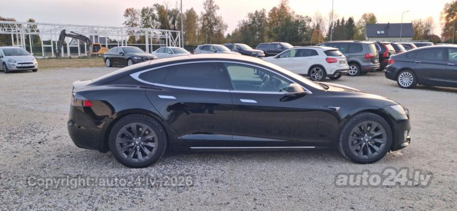 Melns Tesla Model S 2018 Tartu, ar dzinēja tilpumu 0.00 L un nobraukumu 122 tūkst. km par 23390 €, foto 7 vietnē AUTOMOTO.COM.LV