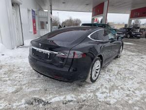 Melns Tesla Model S 2019 Panevēža, ar dzinēja tilpumu 0.00 L un nobraukumu 134 tūkst. km par 20500 €, foto 3 vietnē AUTOMOTO.COM.LV