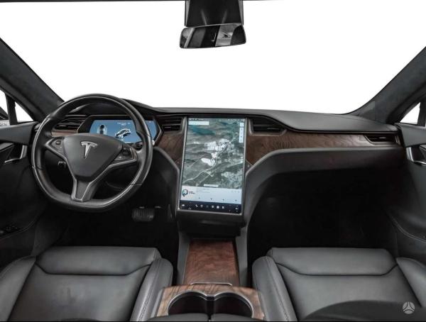 Black Tesla Model S 2019 in Panevezys, with an engine capacity of 0.00 L and mileage of 134 thousand km for 20500 €, photo 9 on AUTOMOTO.COM.LV
