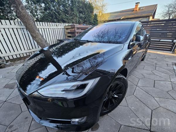 Black Tesla Model S 2019 in Riga, with an engine capacity of 0.00 L and mileage of 211 thousand km for 26500 €, photo 1 on AUTOMOTO.COM.LV