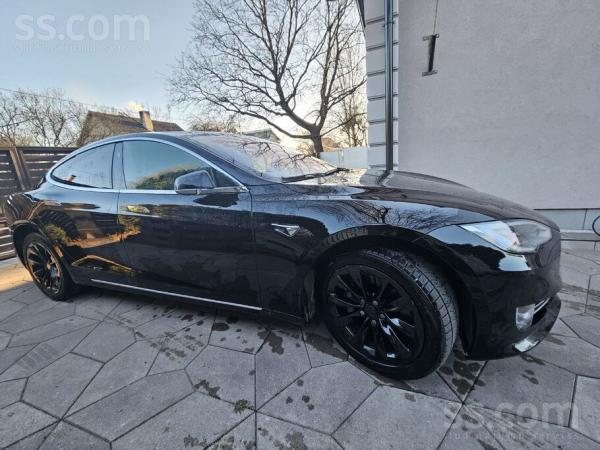 Black Tesla Model S 2019 in Riga, with an engine capacity of 0.00 L and mileage of 211 thousand km for 26500 €, photo 2 on AUTOMOTO.COM.LV