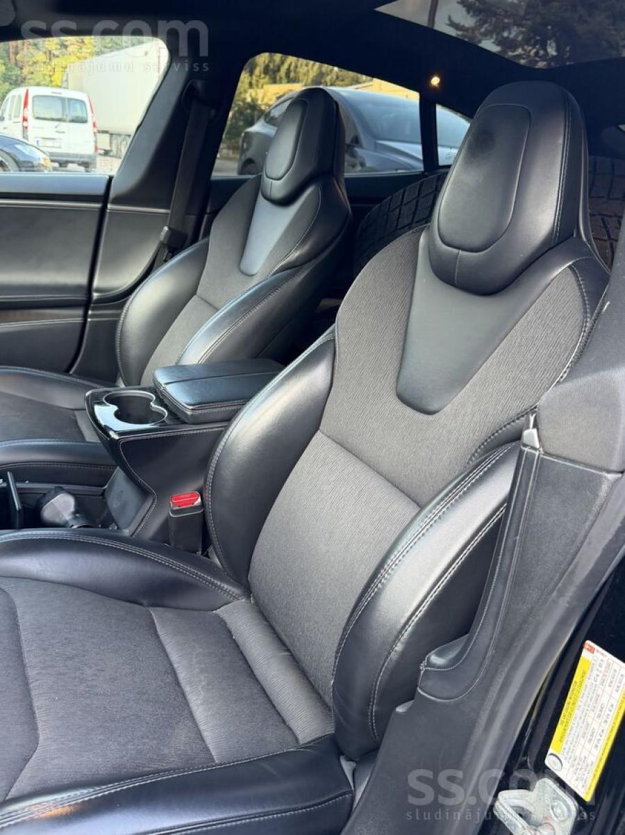 Black Tesla Model S 2019 in Riga, with an engine capacity of 0.00 L and mileage of 206 thousand km for 19777 €, photo 7 on AUTOMOTO.COM.LV