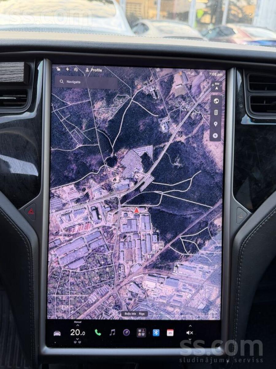 Black Tesla Model S 2019 in Riga, with an engine capacity of 0.00 L and mileage of 206 thousand km for 19777 €, photo 8 on AUTOMOTO.COM.LV