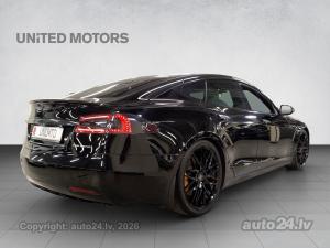 Black Tesla Model S 2020 in Tallinn, with an engine capacity of 0.00 L and mileage of 125 thousand km for 34990 €, photo 3 on AUTOMOTO.COM.LV
