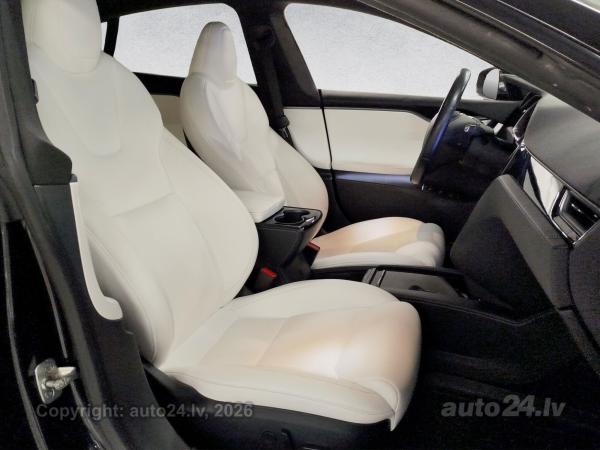 Black Tesla Model S 2020 in Tallinn, with an engine capacity of 0.00 L and mileage of 125 thousand km for 34990 €, photo 6 on AUTOMOTO.COM.LV