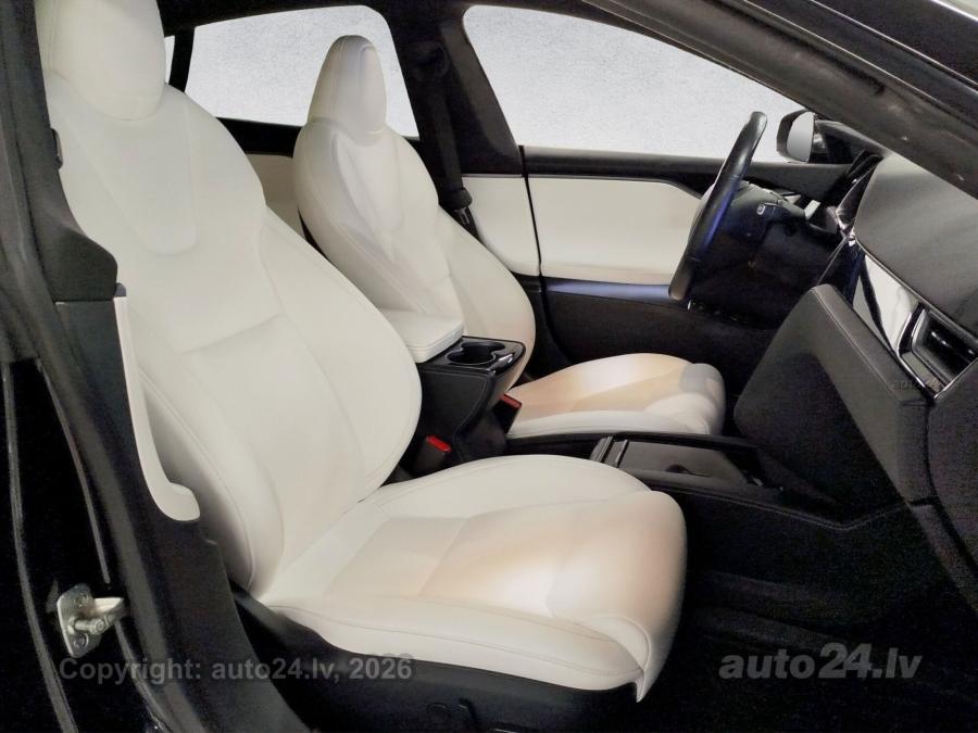Black Tesla Model S 2020 in Tallinn, with an engine capacity of 0.00 L and mileage of 125 thousand km for 34990 €, photo 7 on AUTOMOTO.COM.LV