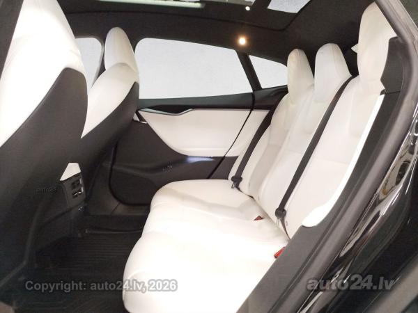 Black Tesla Model S 2020 in Tallinn, with an engine capacity of 0.00 L and mileage of 125 thousand km for 34990 €, photo 7 on AUTOMOTO.COM.LV
