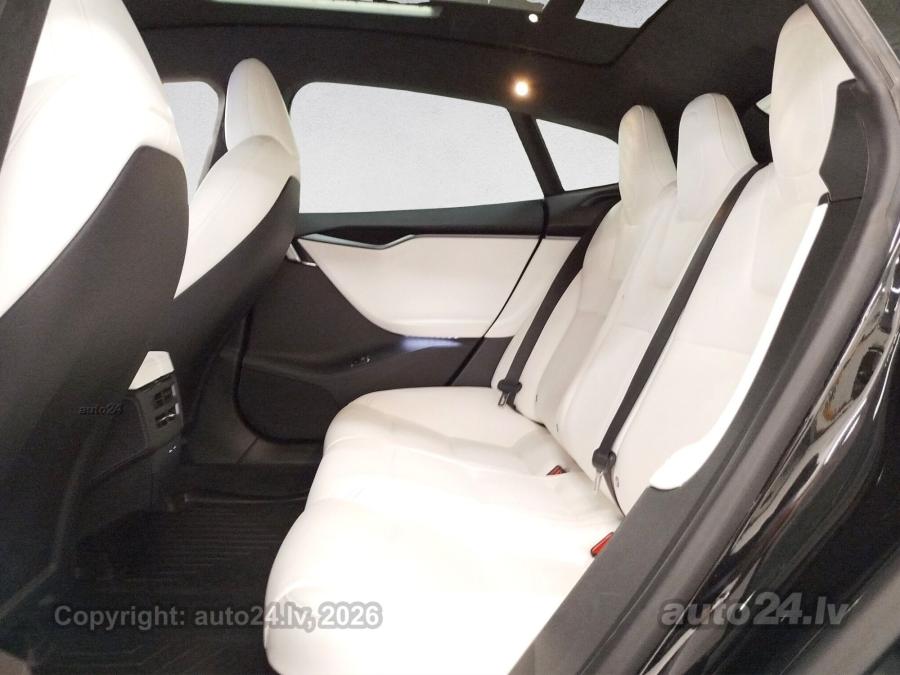 Black Tesla Model S 2020 in Tallinn, with an engine capacity of 0.00 L and mileage of 125 thousand km for 34990 €, photo 8 on AUTOMOTO.COM.LV