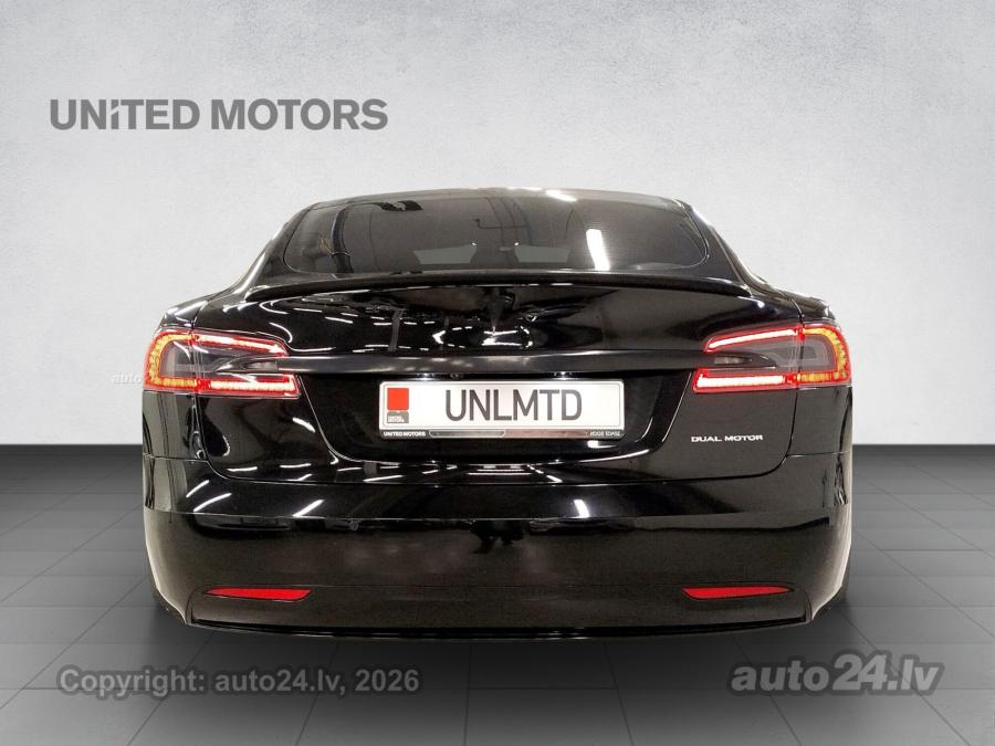 Black Tesla Model S 2020 in Tallinn, with an engine capacity of 0.00 L and mileage of 125 thousand km for 34990 €, photo 10 on AUTOMOTO.COM.LV