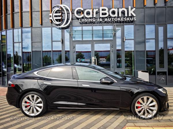 Black Tesla Model S 2020 in Tallinn, with an engine capacity of 0.00 L and mileage of 50 thousand km for 31450 €, photo 4 on AUTOMOTO.COM.LV
