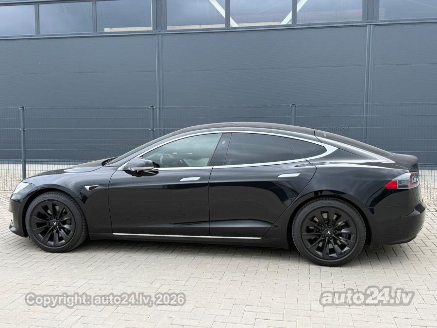 Black Tesla Model S 2020 in Tallinn, with an engine capacity of 0.00 L and mileage of 101 thousand km for 34900 €, photo 3 on AUTOMOTO.COM.LV