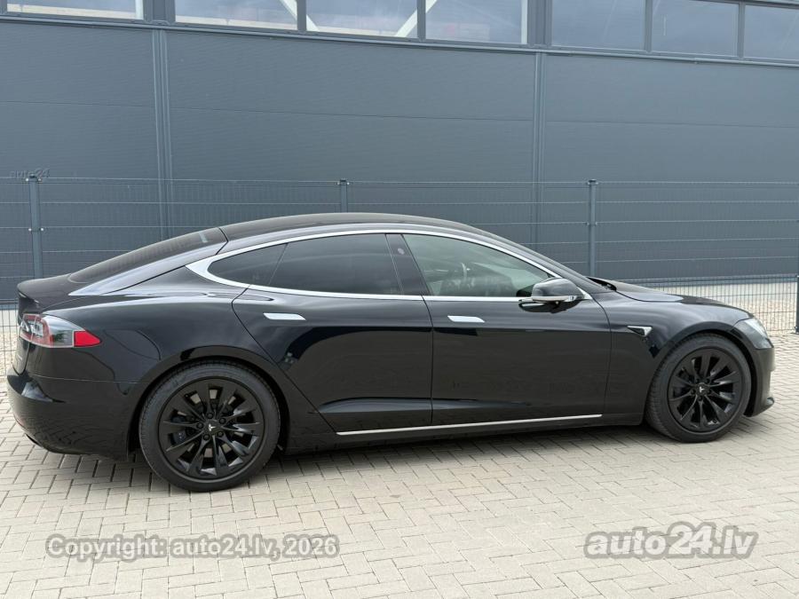 Black Tesla Model S 2020 in Tallinn, with an engine capacity of 0.00 L and mileage of 101 thousand km for 34900 €, photo 4 on AUTOMOTO.COM.LV