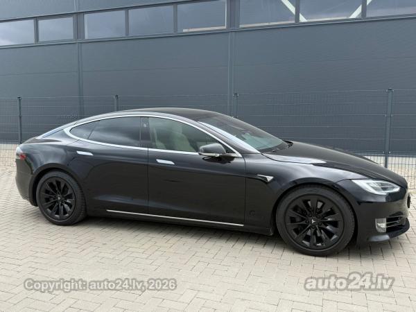 Black Tesla Model S 2020 in Tallinn, with an engine capacity of 0.00 L and mileage of 101 thousand km for 34900 €, photo 7 on AUTOMOTO.COM.LV