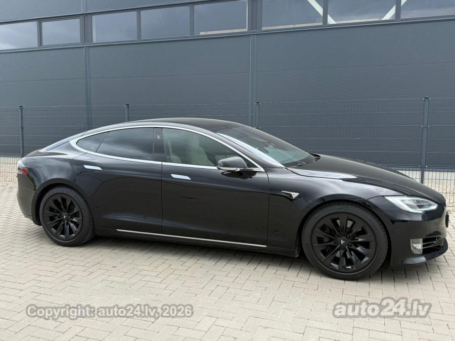 Black Tesla Model S 2020 in Tallinn, with an engine capacity of 0.00 L and mileage of 101 thousand km for 34900 €, photo 7 on AUTOMOTO.COM.LV