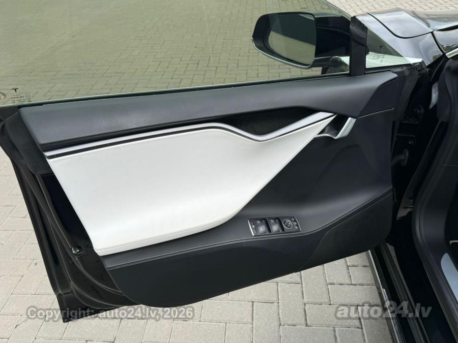 Black Tesla Model S 2020 in Tallinn, with an engine capacity of 0.00 L and mileage of 101 thousand km for 34900 €, photo 11 on AUTOMOTO.COM.LV