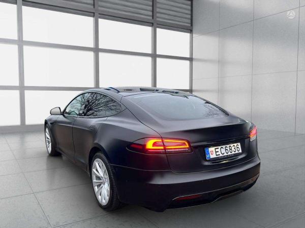 Black Tesla Model S 2022 in Kaunas, with an engine capacity of 0.00 L and mileage of 86 thousand km for 24900 €, photo 3 on AUTOMOTO.COM.LV