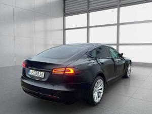 Black Tesla Model S 2022 in Kaunas, with an engine capacity of 0.00 L and mileage of 86 thousand km for 24900 €, photo 4 on AUTOMOTO.COM.LV