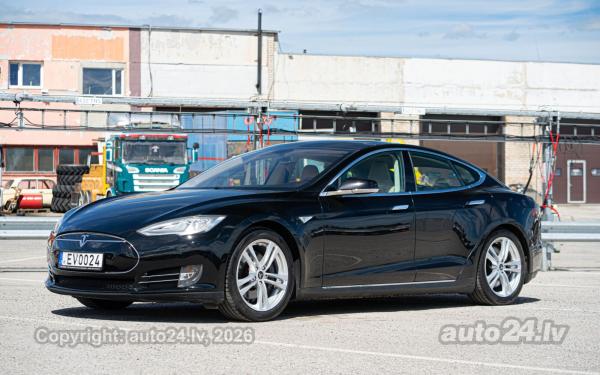 Melns Tesla Model S 2012 Tartu, ar dzinēja tilpumu 0.00 L un nobraukumu 175 tūkst. km par 12999 €, foto 1 vietnē AUTOMOTO.COM.LV