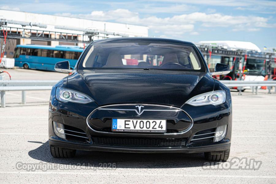 Melns Tesla Model S 2012 Tartu, ar dzinēja tilpumu 0.00 L un nobraukumu 175 tūkst. km par 12999 €, foto 3 vietnē AUTOMOTO.COM.LV
