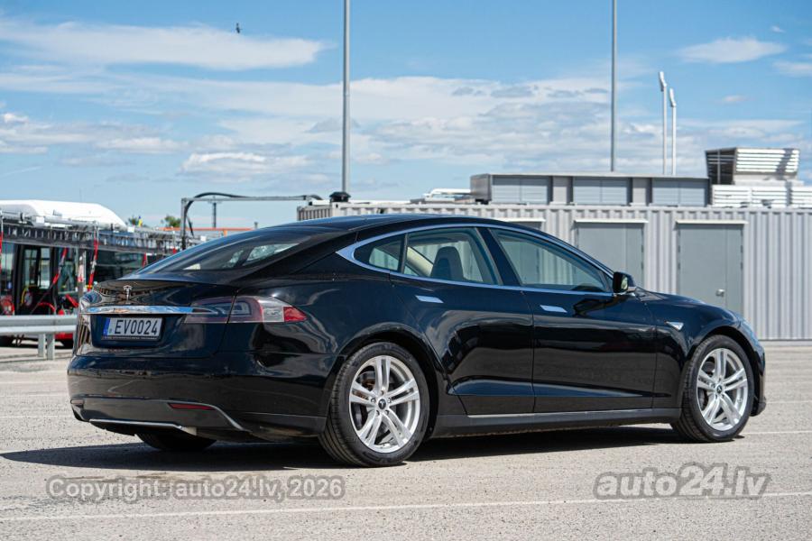 Melns Tesla Model S 2012 Tartu, ar dzinēja tilpumu 0.00 L un nobraukumu 175 tūkst. km par 12999 €, foto 6 vietnē AUTOMOTO.COM.LV