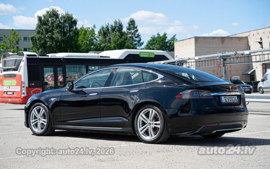Melns Tesla Model S 2012 Tartu, ar dzinēja tilpumu 0.00 L un nobraukumu 175 tūkst. km par 12999 €, foto 8 vietnē AUTOMOTO.COM.LV