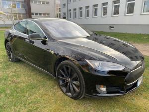 Black Tesla Model S 2013 in Kaunas, with an engine capacity of 0.00 L and mileage of 201 thousand km for 9800 €, photo  on AUTOMOTO.COM.LV