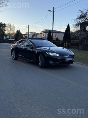 Melns Tesla Model S 2014 Rīga, ar dzinēja tilpumu 0.00 L un nobraukumu 218 tūkst. km par 12600 €, foto  vietnē AUTOMOTO.COM.LV