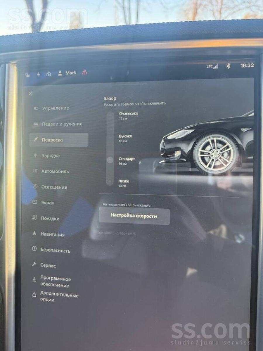 Black Tesla Model S 2014 in Riga, with an engine capacity of 0.00 L and mileage of 218 thousand km for 12600 €, photo 23 on AUTOMOTO.COM.LV