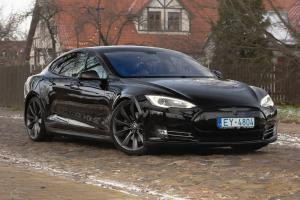 Melns Tesla Model S 2014 Jelgava, ar dzinēja tilpumu 0.00 L un nobraukumu 250 tūkst. km par 15500 €, foto 3 vietnē AUTOMOTO.COM.LV