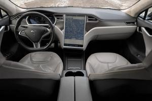 Melns Tesla Model S 2014 Jelgava, ar dzinēja tilpumu 0.00 L un nobraukumu 250 tūkst. km par 15500 €, foto 9 vietnē AUTOMOTO.COM.LV