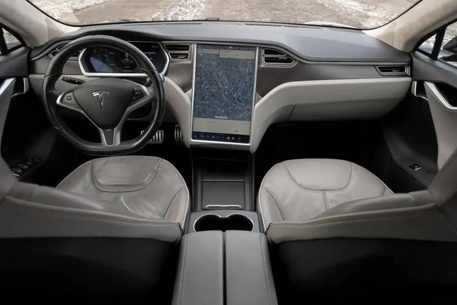 Melns Tesla Model S 2014 Jelgava, ar dzinēja tilpumu 0.00 L un nobraukumu 250 tūkst. km par 15500 €, foto 9 vietnē AUTOMOTO.COM.LV