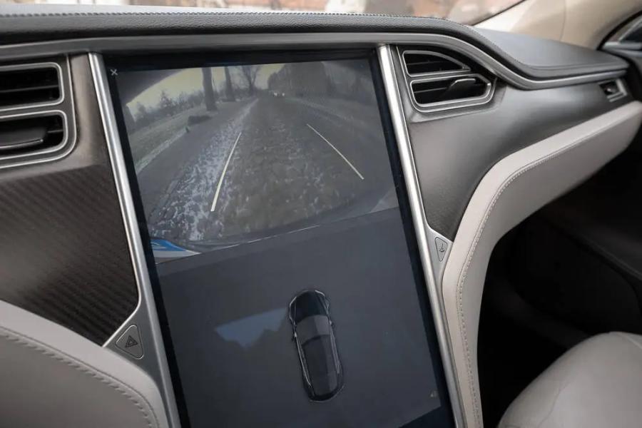 Melns Tesla Model S 2014 Jelgava, ar dzinēja tilpumu 0.00 L un nobraukumu 250 tūkst. km par 15500 €, foto 13 vietnē AUTOMOTO.COM.LV