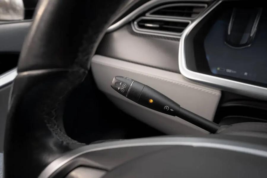 Melns Tesla Model S 2014 Jelgava, ar dzinēja tilpumu 0.00 L un nobraukumu 250 tūkst. km par 15500 €, foto 14 vietnē AUTOMOTO.COM.LV