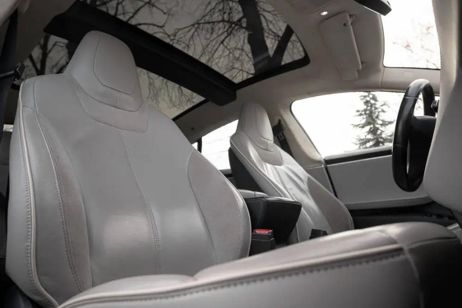 Melns Tesla Model S 2014 Jelgava, ar dzinēja tilpumu 0.00 L un nobraukumu 250 tūkst. km par 15500 €, foto 18 vietnē AUTOMOTO.COM.LV