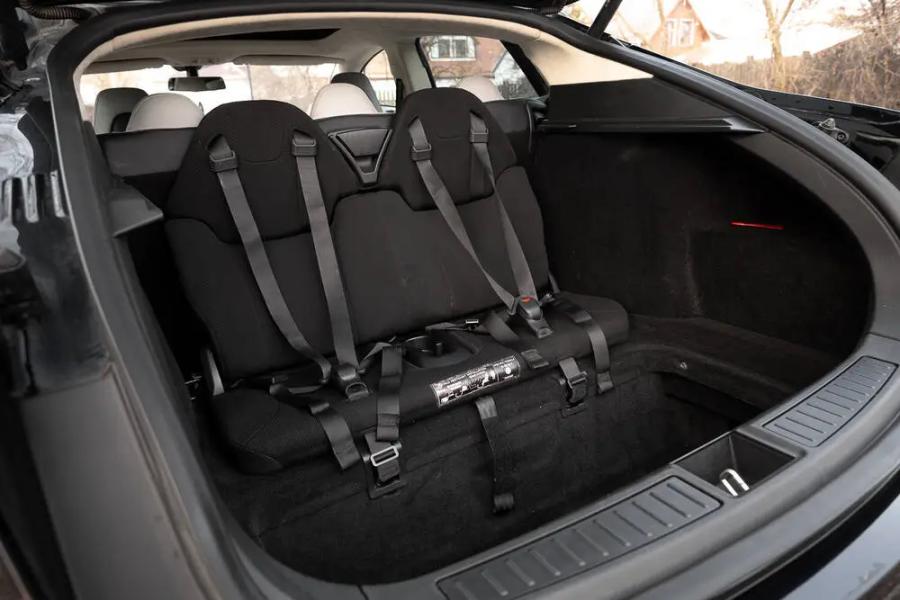 Melns Tesla Model S 2014 Jelgava, ar dzinēja tilpumu 0.00 L un nobraukumu 250 tūkst. km par 15500 €, foto 19 vietnē AUTOMOTO.COM.LV