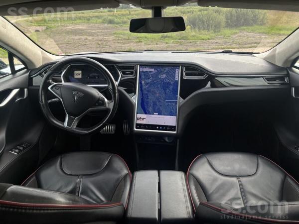 Black Tesla Model S 2014 in Jelgava, with an engine capacity of 0.00 L and mileage of 245 thousand km for 11500 €, photo 7 on AUTOMOTO.COM.LV