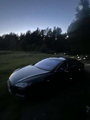 Black Tesla Model S 2014 in Klaipeda, with an engine capacity of 0.00 L and mileage of 205 thousand km for 12400 €, photo 20 on AUTOMOTO.COM.LV