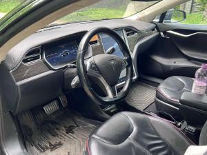 Melns Tesla Model S 2014 Kauņa, ar dzinēja tilpumu 0.00 L un nobraukumu 142 tūkst. km par 12500 €, foto 6 vietnē AUTOMOTO.COM.LV