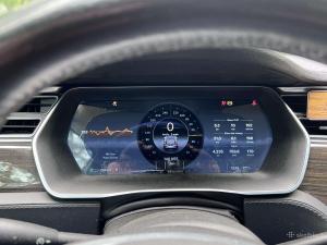 Melns Tesla Model S 2014 Kauņa, ar dzinēja tilpumu 0.00 L un nobraukumu 142 tūkst. km par 12500 €, foto 8 vietnē AUTOMOTO.COM.LV