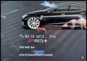 Black Tesla Model S 2014 in Siauliai, with an engine capacity of 0.00 L and mileage of 236 thousand km for 12500 €, photo 5 on AUTOMOTO.COM.LV