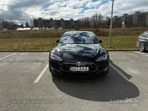 Black Tesla Model S 2015 in Tallinn, with an engine capacity of 0.00 L and mileage of 161 thousand km for 24999 €, photo 5 on AUTOMOTO.COM.LV