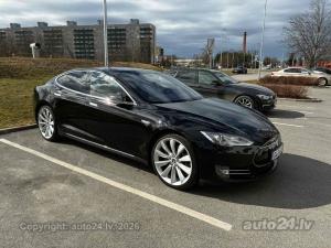 Black Tesla Model S 2015 in Tallinn, with an engine capacity of 0.00 L and mileage of 161 thousand km for 24999 €, photo 7 on AUTOMOTO.COM.LV