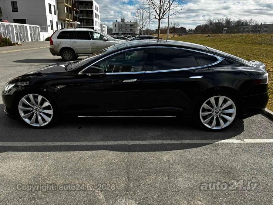 Black Tesla Model S 2015 in Tallinn, with an engine capacity of 0.00 L and mileage of 161 thousand km for 24999 €, photo 9 on AUTOMOTO.COM.LV