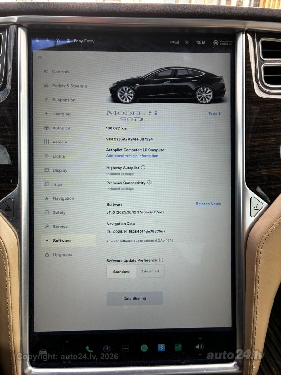 Black Tesla Model S 2015 in Tallinn, with an engine capacity of 0.00 L and mileage of 161 thousand km for 24999 €, photo 10 on AUTOMOTO.COM.LV