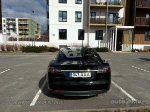 Black Tesla Model S 2015 in Tallinn, with an engine capacity of 0.00 L and mileage of 161 thousand km for 24999 €, photo 13 on AUTOMOTO.COM.LV