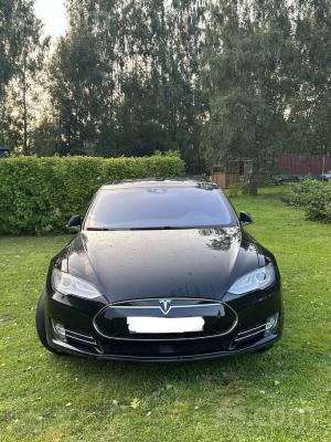 Tesla Model S 2015 Jelgava vietnē Melns Tesla Model S 2015 Jelgava, ar dzinēja tilpumu 0.00 L un nobraukumu 194 tūkst. km par 189000 €, foto 1 vietnē AUTOMOTO.COM.LV