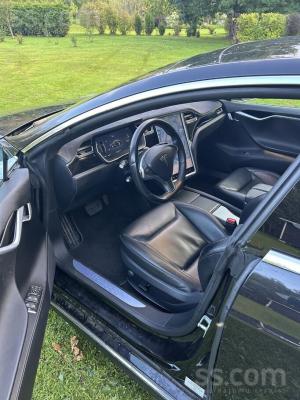 Melns Tesla Model S 2015 Jelgava, ar dzinēja tilpumu 0.00 L un nobraukumu 194 tūkst. km par 189000 €, foto 5 vietnē AUTOMOTO.COM.LV