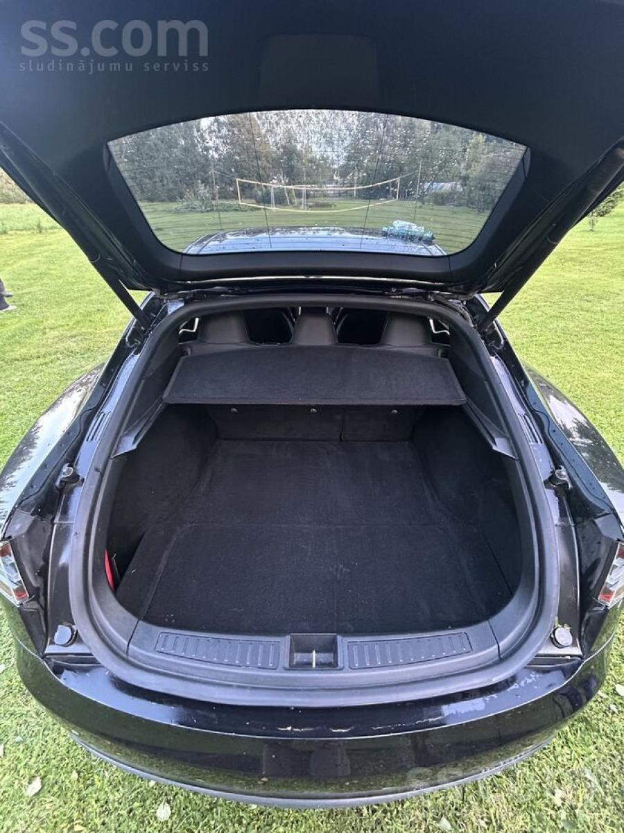 Melns Tesla Model S 2015 Jelgava, ar dzinēja tilpumu 0.00 L un nobraukumu 194 tūkst. km par 189000 €, foto 8 vietnē AUTOMOTO.COM.LV
