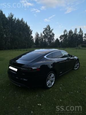 Melns Tesla Model S 2015 Jelgava, ar dzinēja tilpumu 0.00 L un nobraukumu 194 tūkst. km par 189000 €, foto 13 vietnē AUTOMOTO.COM.LV