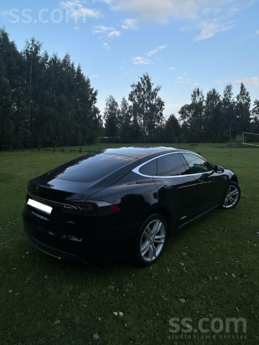 Melns Tesla Model S 2015 Jelgava, ar dzinēja tilpumu 0.00 L un nobraukumu 194 tūkst. km par 189000 €, foto 13 vietnē AUTOMOTO.COM.LV